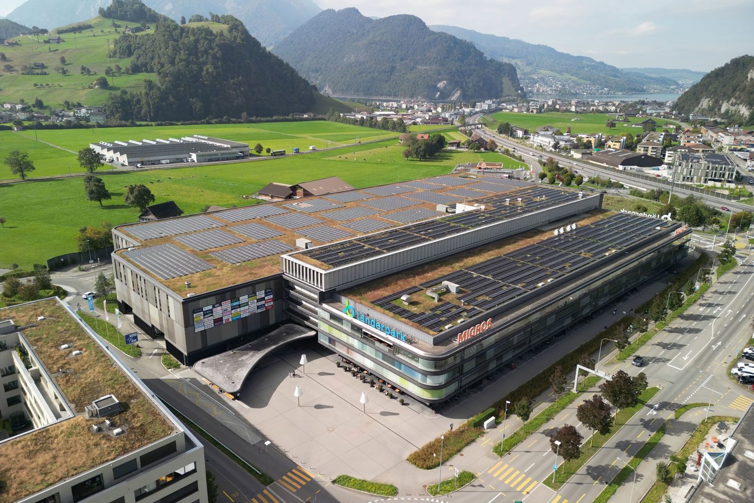 BE Netz AG : Solaranlage Länderpark Stans